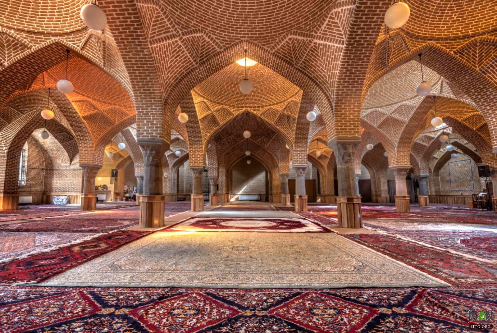 Jameh Mosque of Tabriz Photo Gallery - Iran Travel and Tourism
