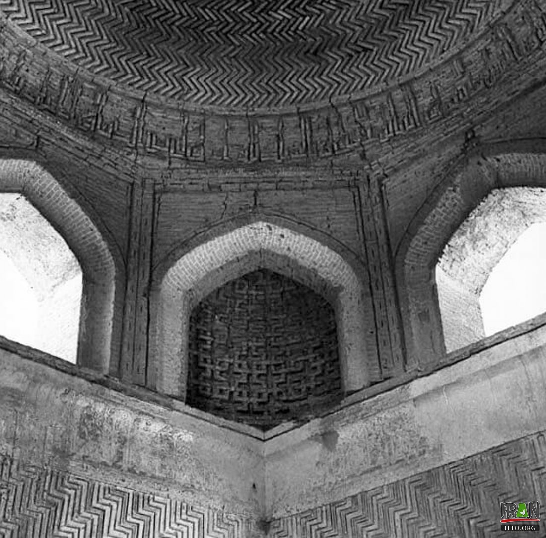 Tomb of Arsalan Jazeb and Ayaz Minaret Photo Gallery - Iran Travel and ...