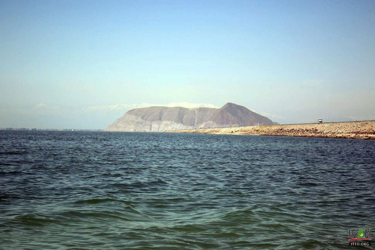 Orumieh Lake Photo Gallery - Iran Travel and Tourism