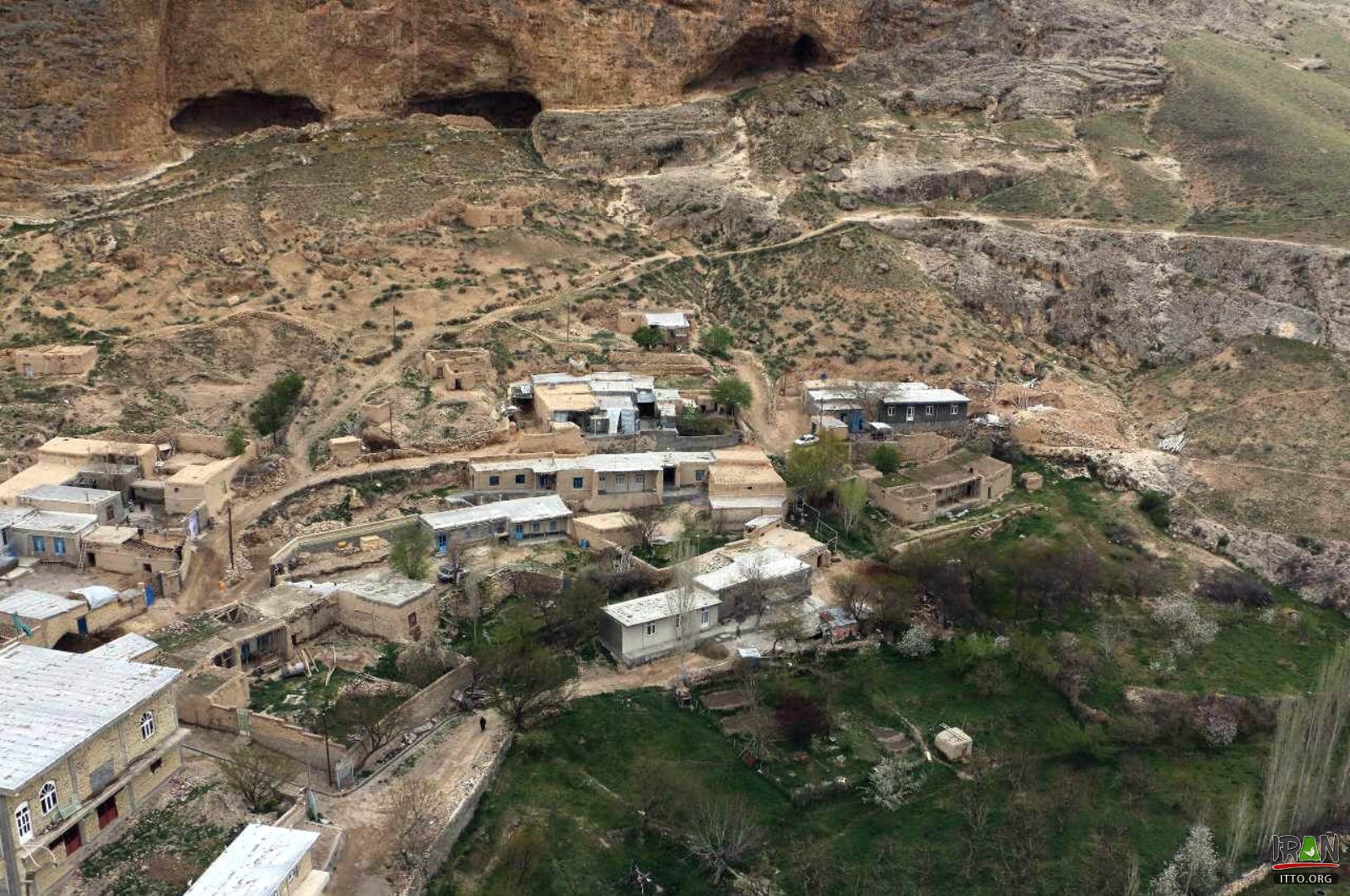 Golabar Historical Mosque Photo Gallery - Iran Travel and Tourism