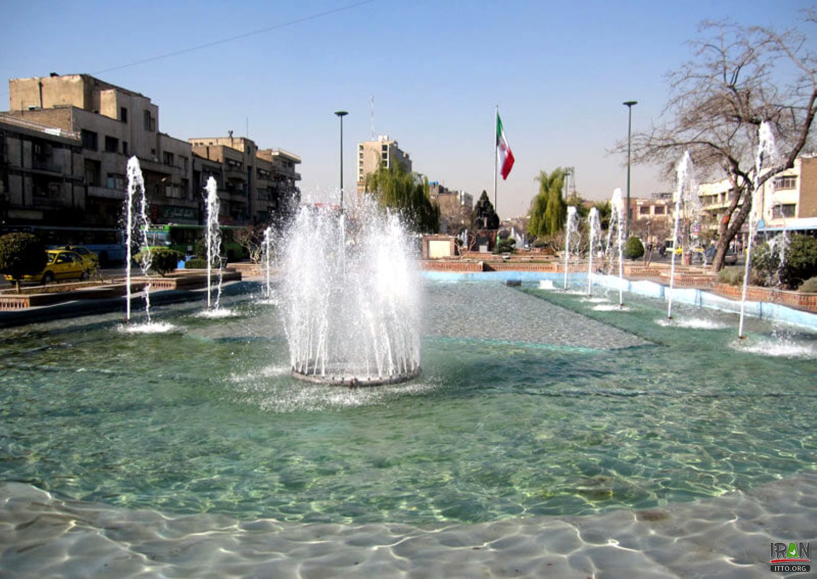 Baharestan Square Photo Gallery - Iran Travel and Tourism