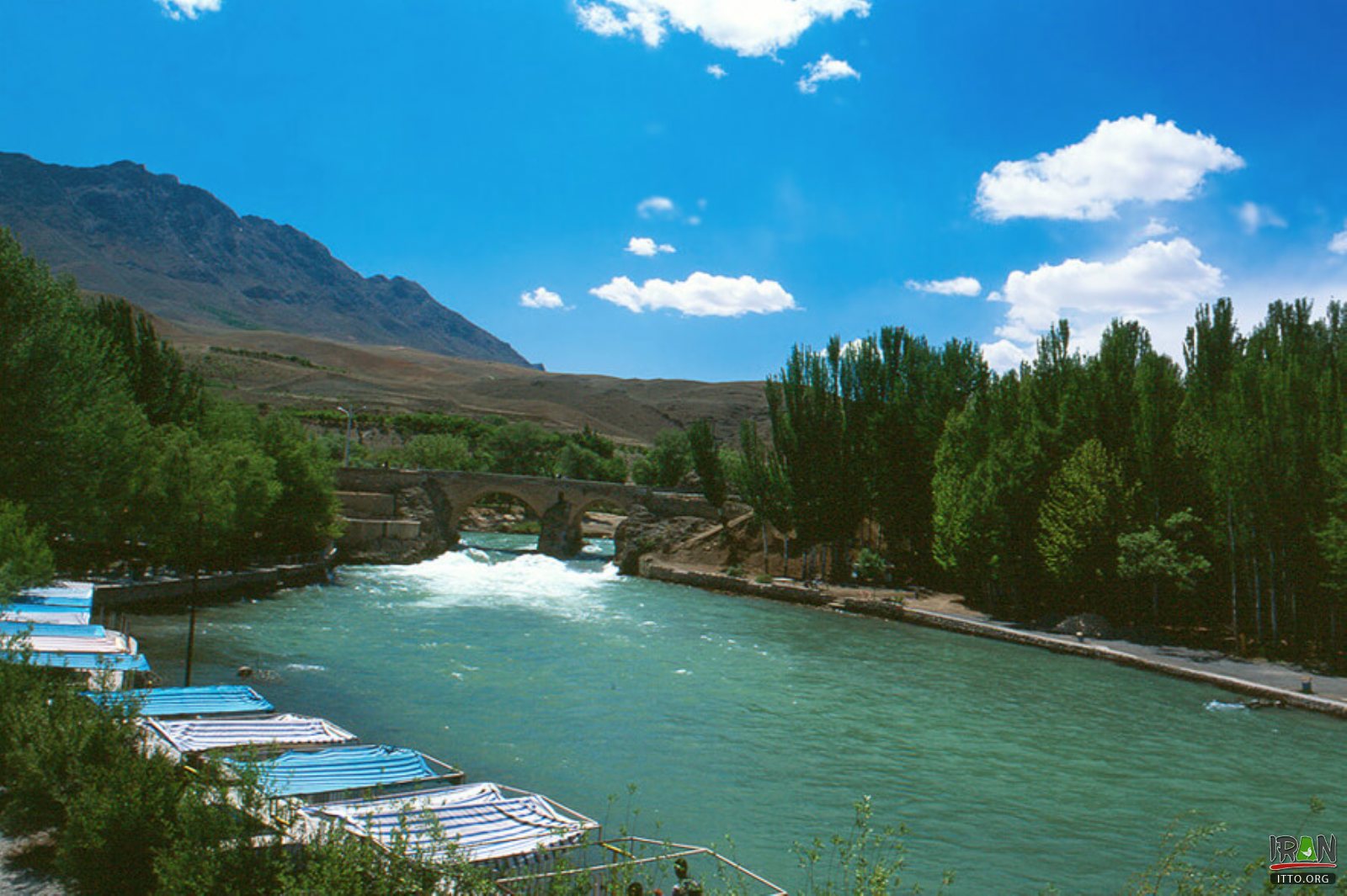 Zayandeh Rood River Photo Gallery - Iran Travel and Tourism