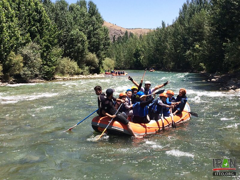 Zayandeh Rood River Photo Gallery - Iran Travel and Tourism