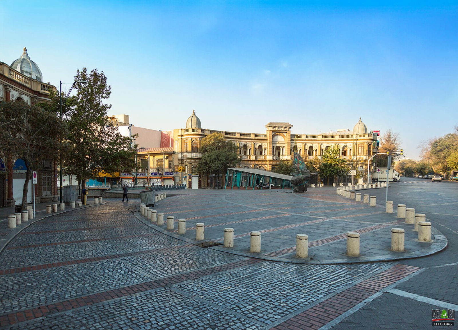 Hasan Abad Square Photo Gallery - Iran Travel and Tourism