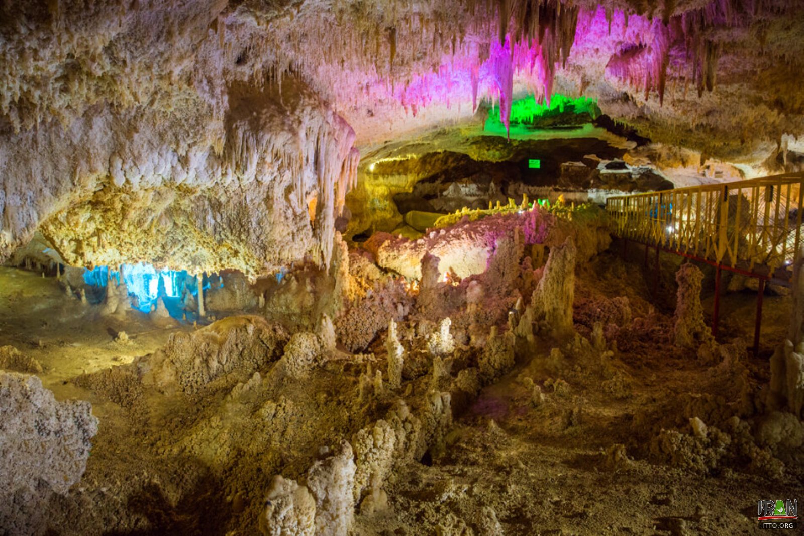 Katlah Khor Cave Photo Gallery - Iran Travel and Tourism