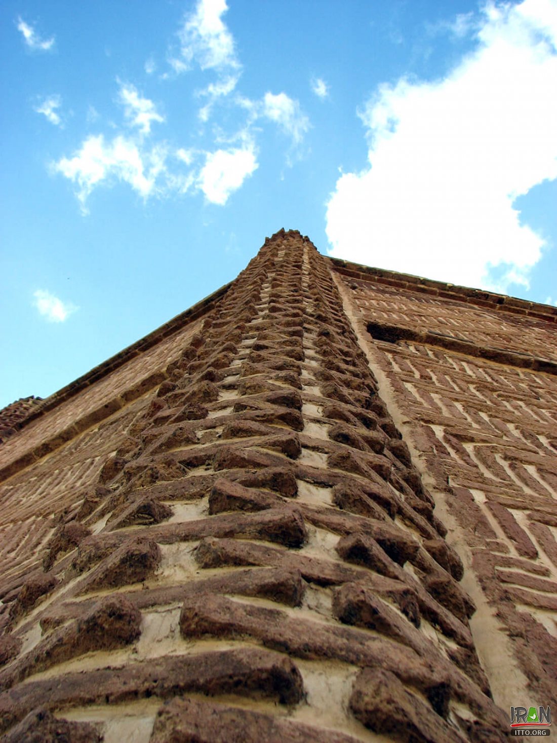 Tomb and Tower of Sheikh Shebeli Photo Gallery - Iran Travel and Tourism