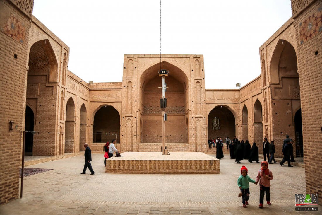 Zavareh Village Photo Gallery - Iran Travel and Tourism