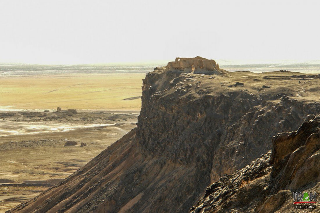 Sistan Mountains Photo Gallery - Iran Travel and Tourism