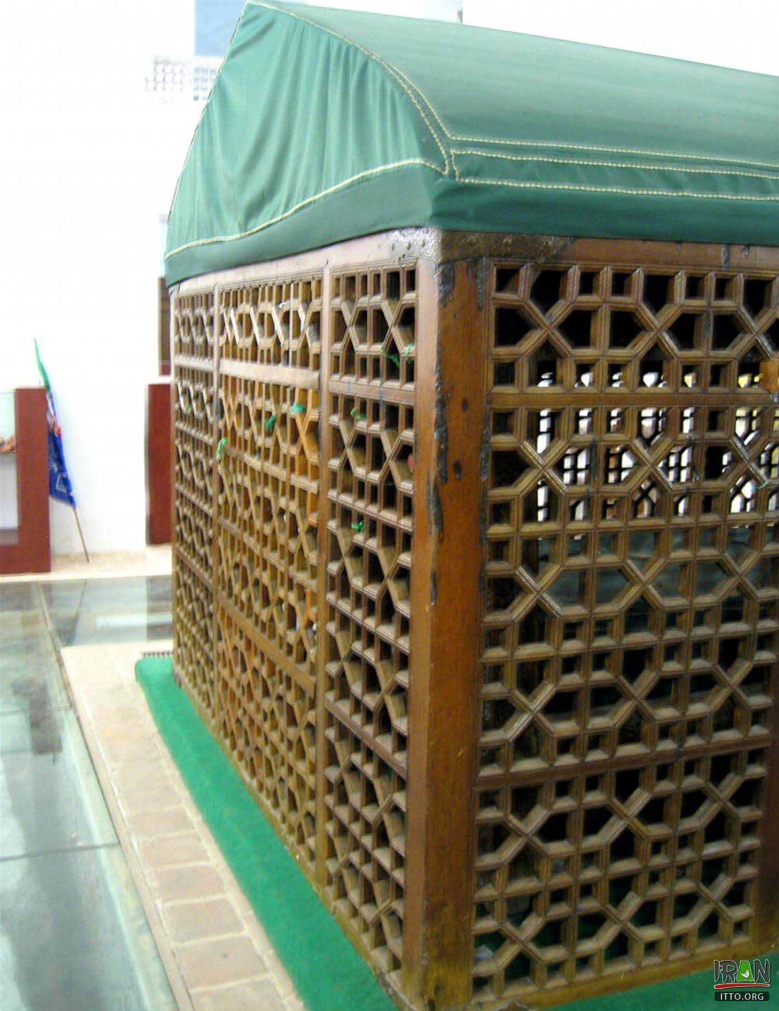 Mausoleum of Mir Bozorg Photo Gallery - Iran Travel and Tourism