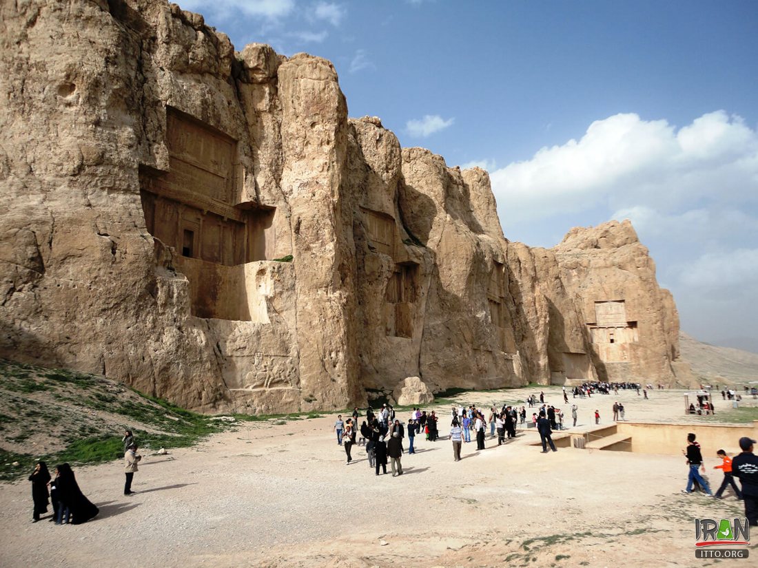 Naqsh-e Rostam Photo Gallery - Iran Travel and Tourism