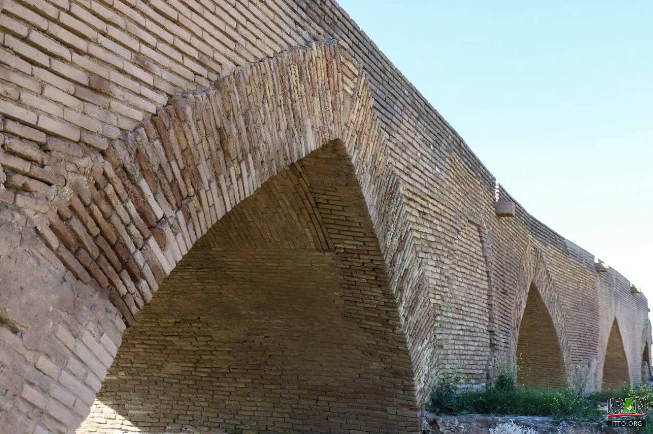 Band-e Kaisar (Shadorvan Bridge) Photo Gallery - Iran Travel and Tourism