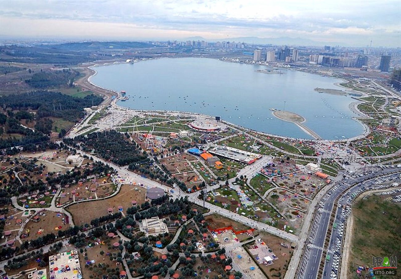 Chitgar Lake (Khalij-e Fars) Photo Gallery - Iran Travel and Tourism