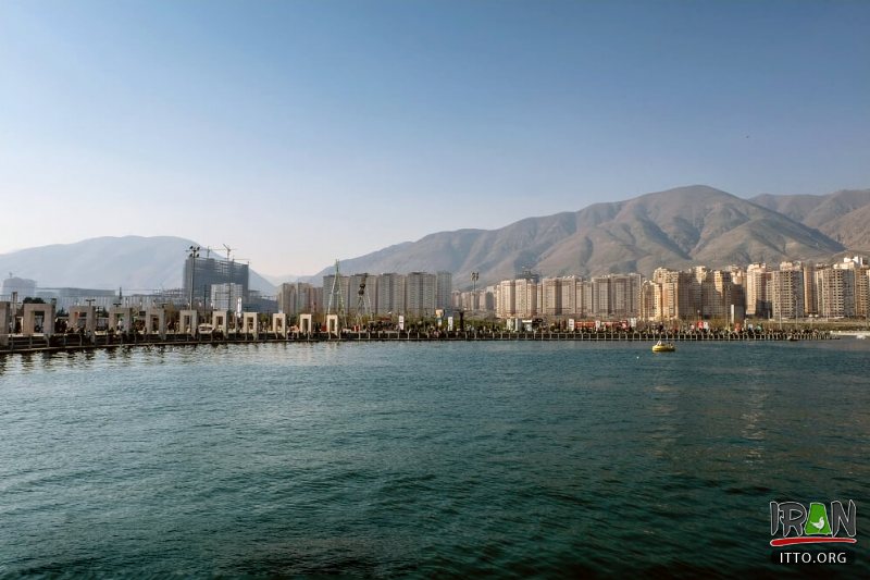 Chitgar Lake (Khalij-e Fars) Photo Gallery - Iran Travel and Tourism