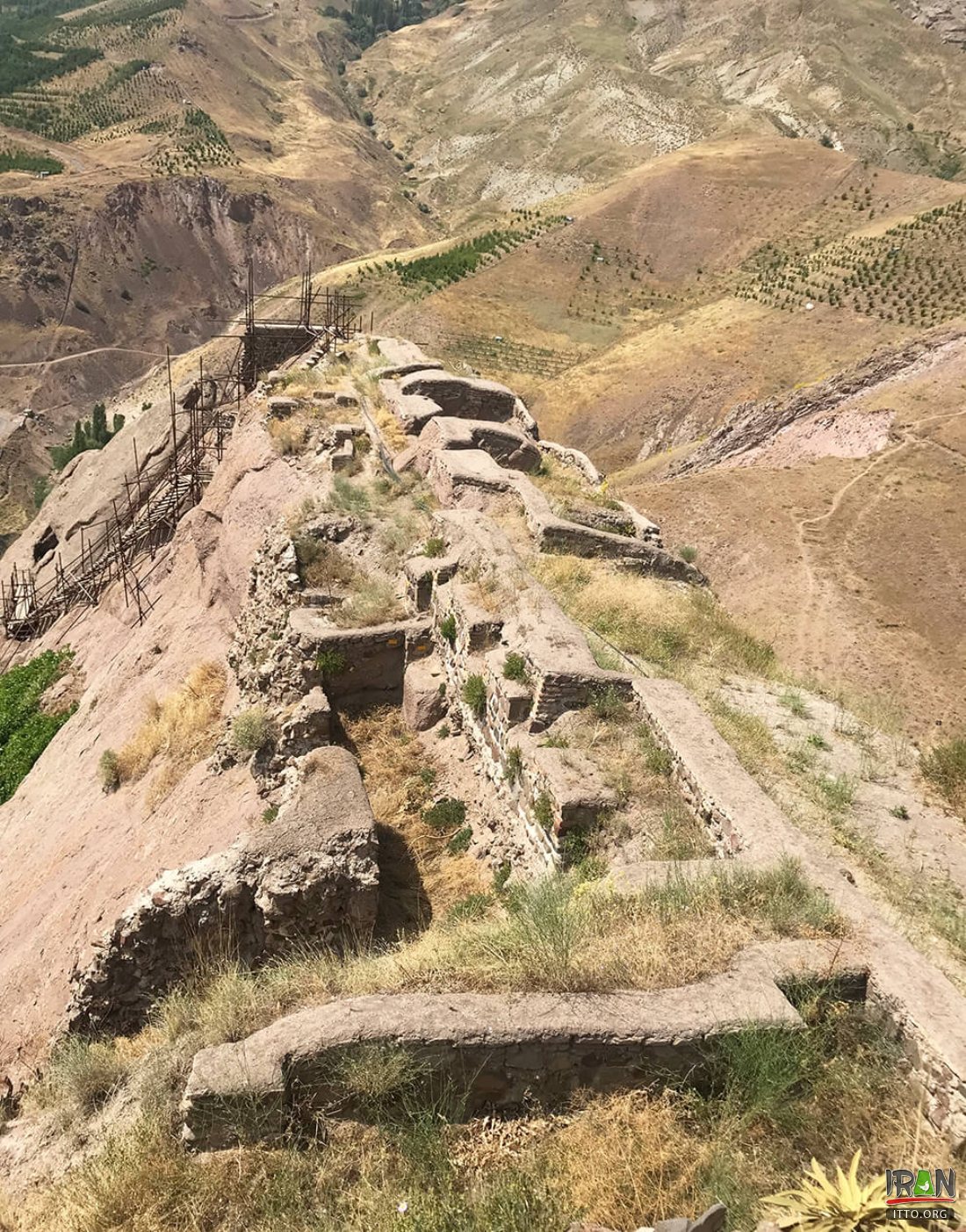 Alamut Castle Photo Gallery - Iran Travel and Tourism