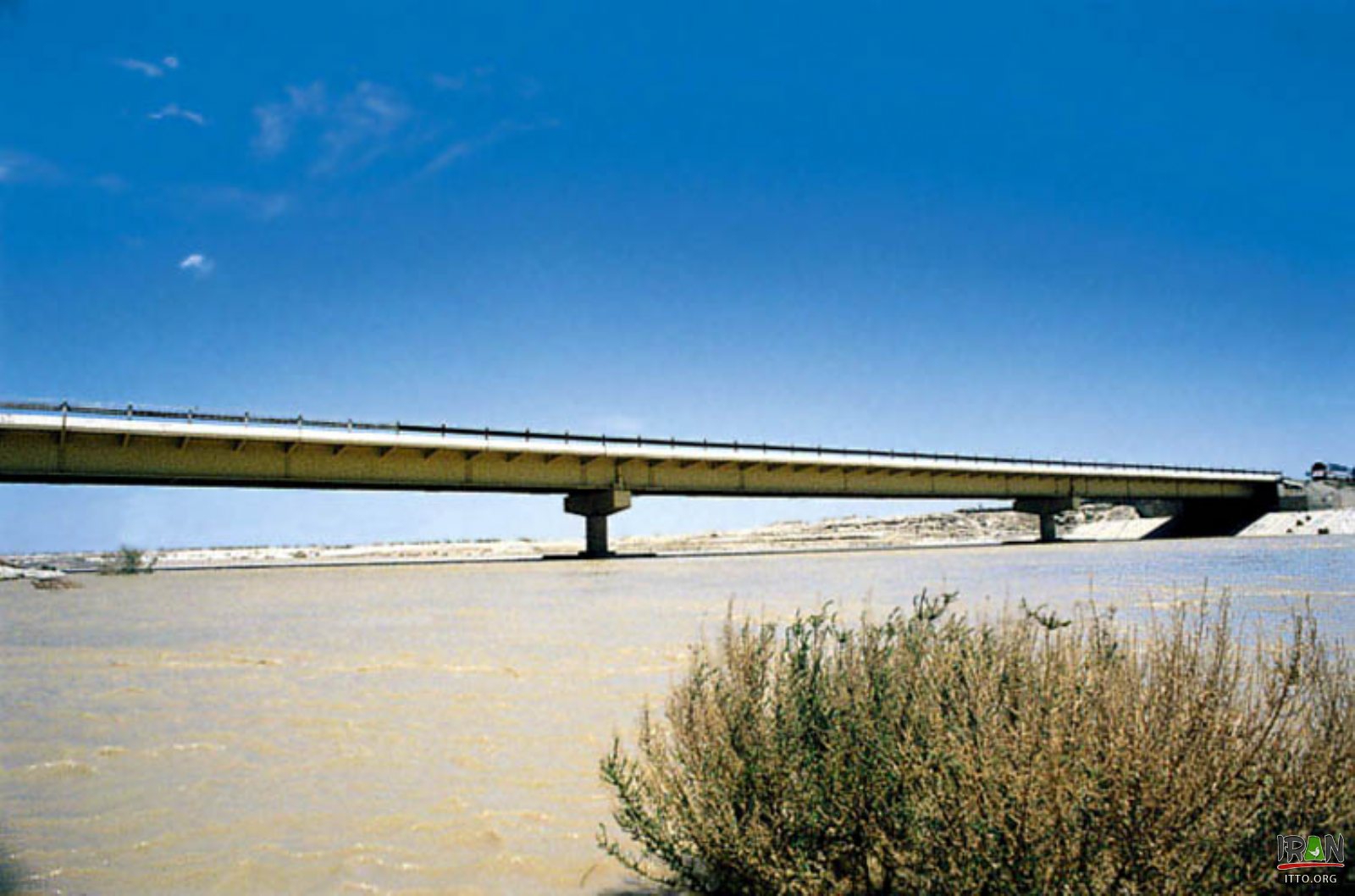 Hirmand River (Helmand) Photo Gallery - Iran Travel and Tourism