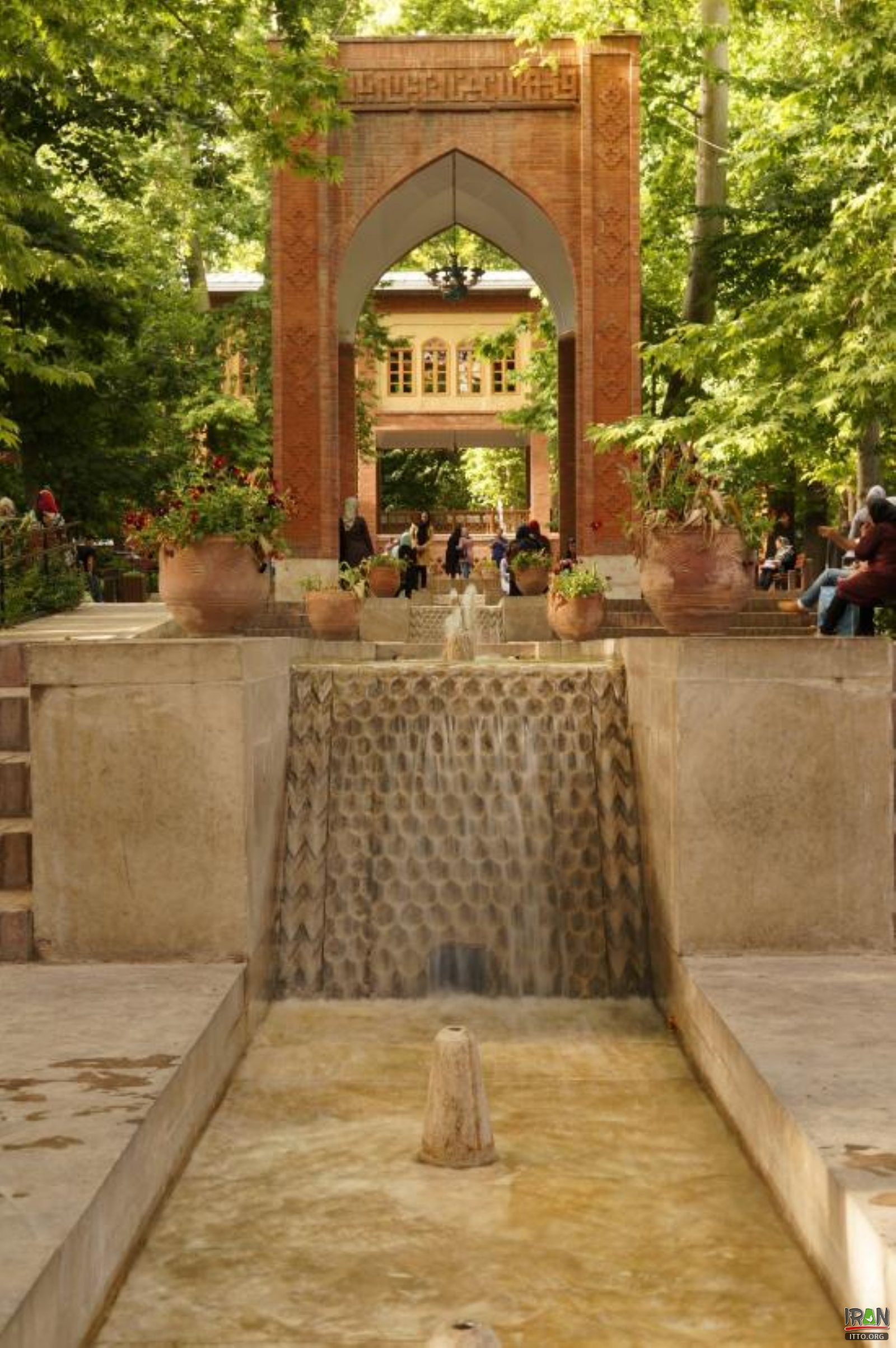Persian Garden Photo Gallery - Iran Travel and Tourism