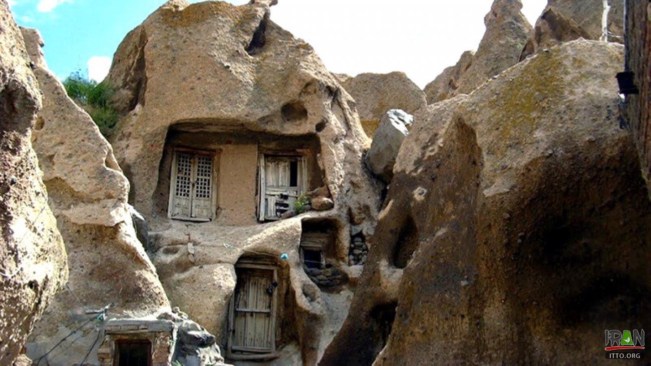 Kandovan Village Photo Gallery - Iran Travel and Tourism