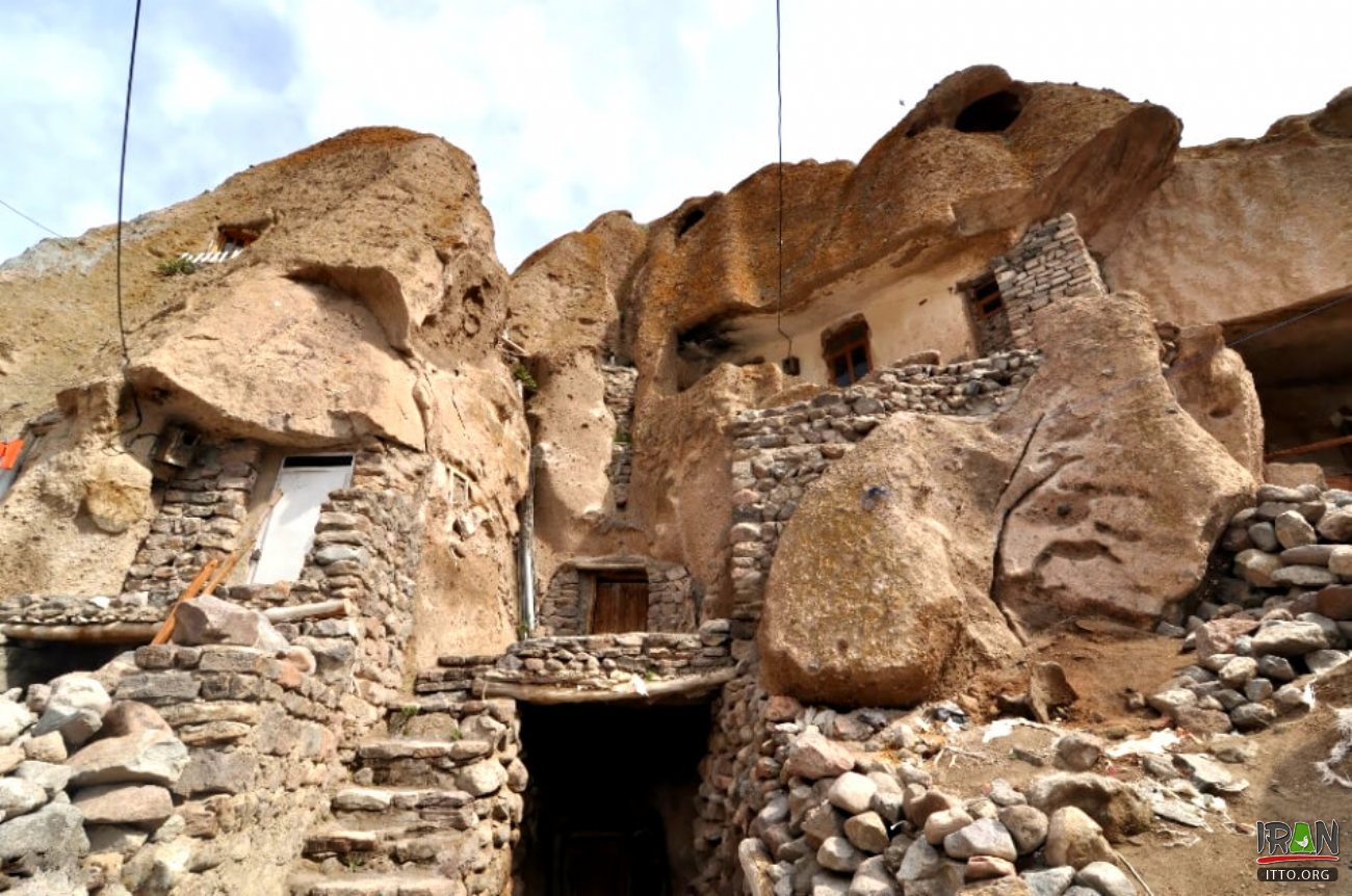 Kandovan Village Photo Gallery - Iran Travel and Tourism
