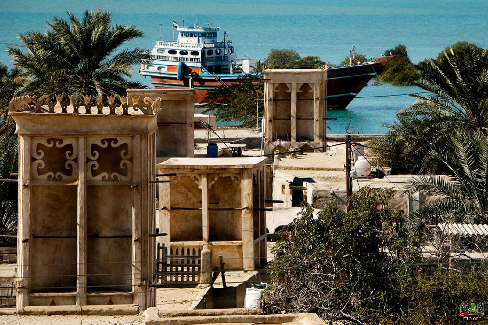 Laft Village Photo Gallery - Iran Travel and Tourism