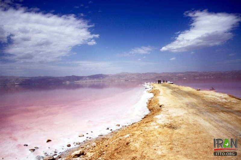 Lipar Pink Lagoon Photo Gallery - Iran Travel and Tourism