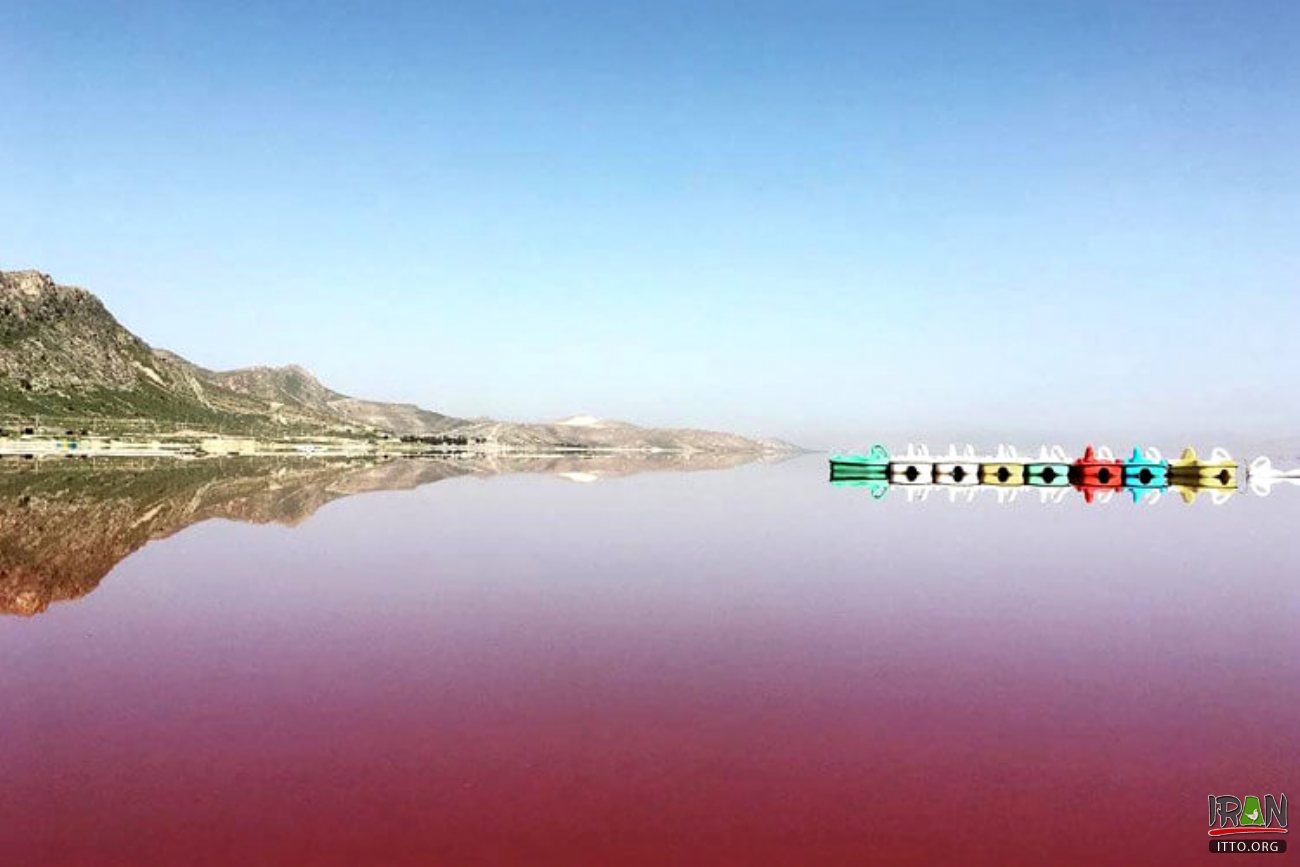Lipar Pink Lagoon Photo Gallery - Iran Travel and Tourism