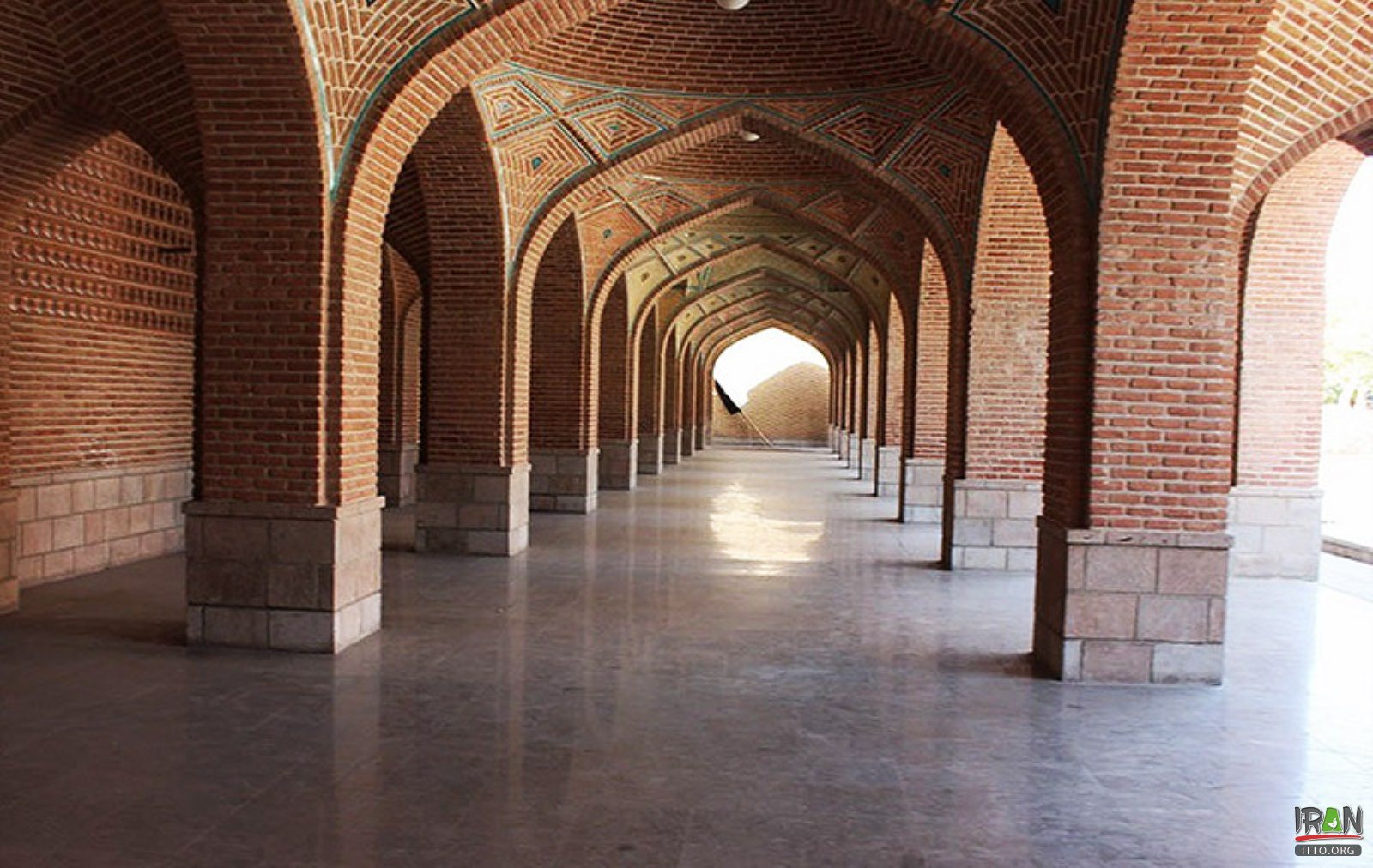 Kabood Mosque Photo Gallery - Iran Travel and Tourism