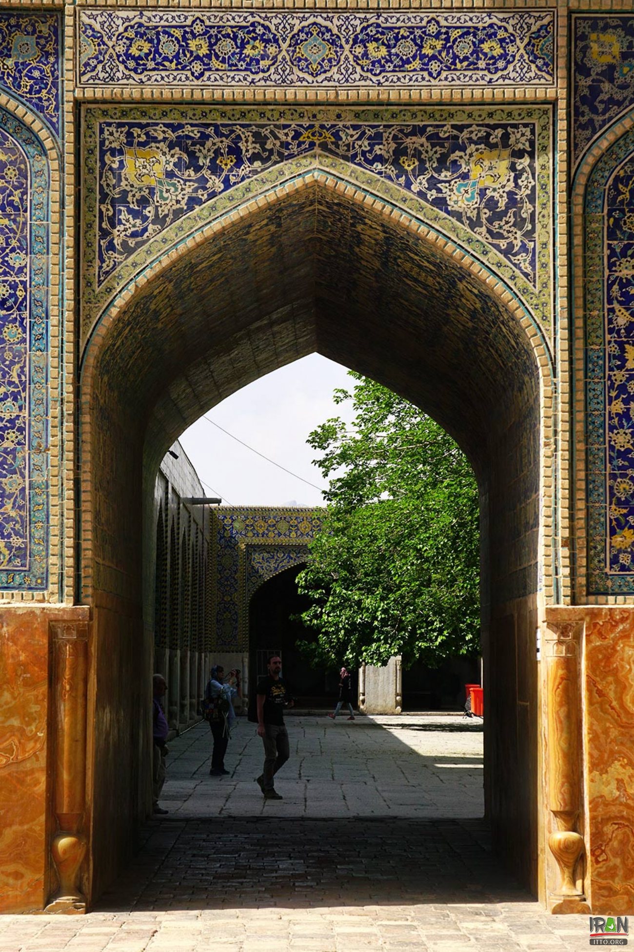 Imam Mosque (Shah Mosque) Photo Gallery - Iran Travel and Tourism