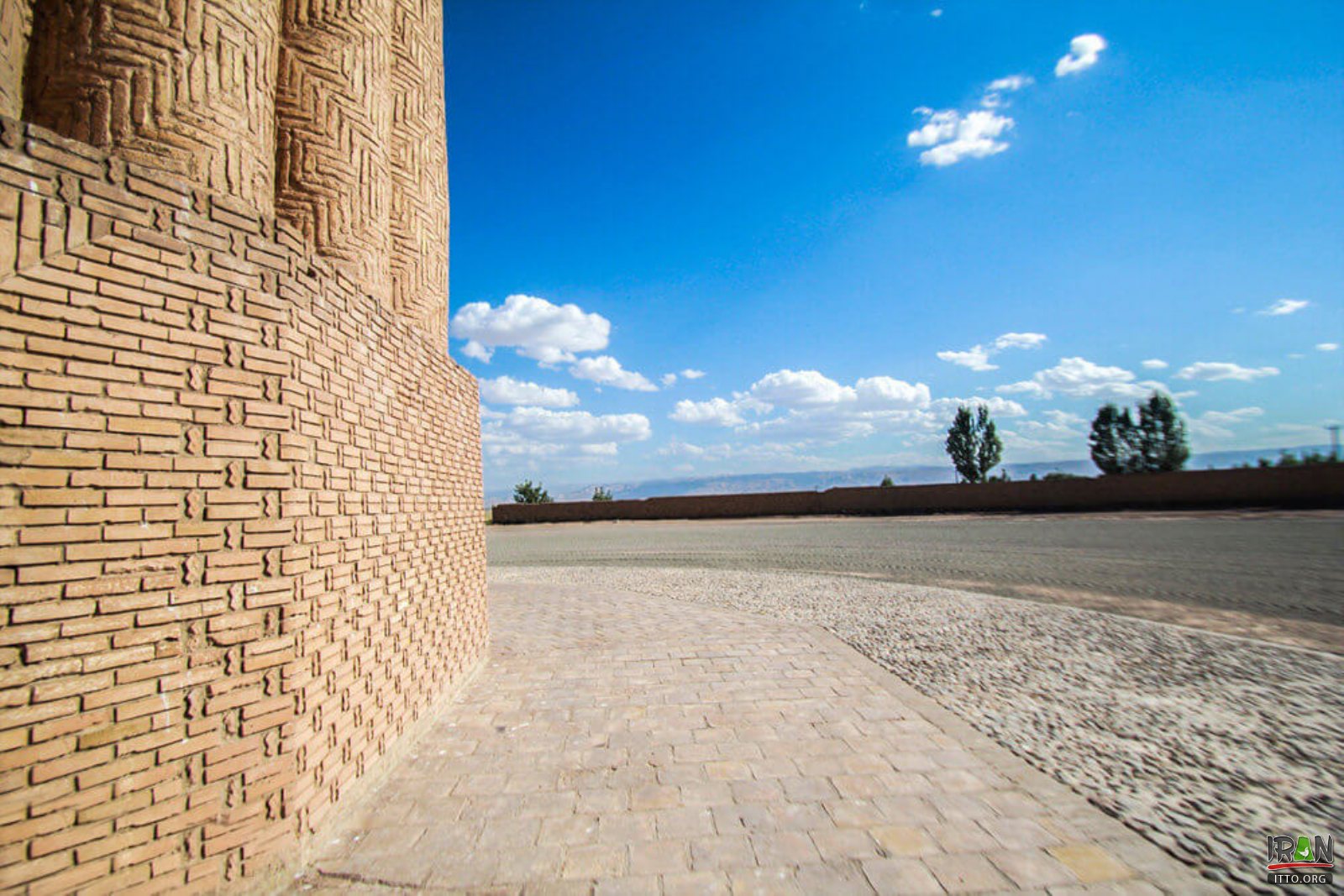 Radkan Tower Chenaran Photo Gallery - Iran Travel and Tourism