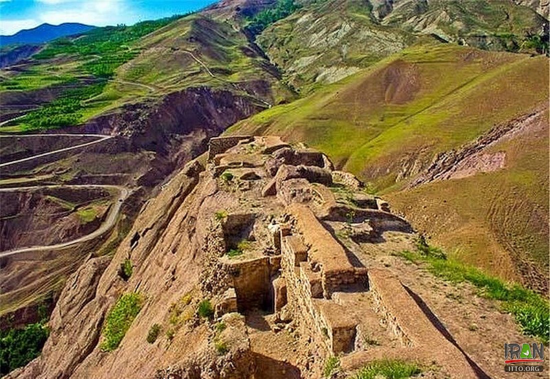 Alamut Castle Photo Gallery - Iran Travel and Tourism