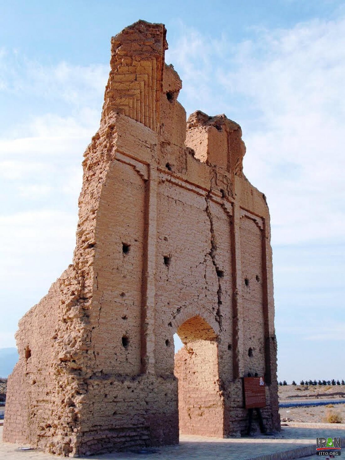 Gate of Farafar Photo Gallery - Iran Travel and Tourism