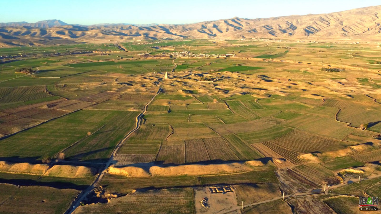 Shahr-e Gour Ancient City Photo Gallery - Iran Travel and Tourism