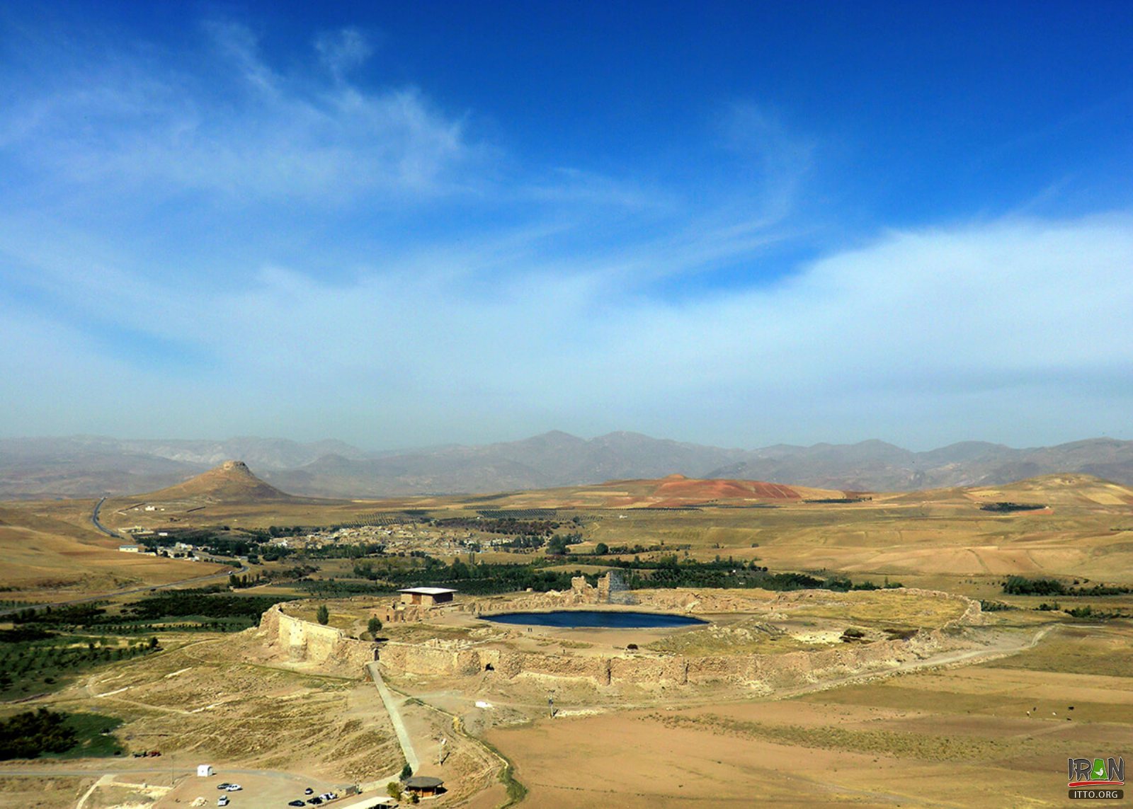 Takht-e-Soleiman Photo Gallery - Iran Travel and Tourism