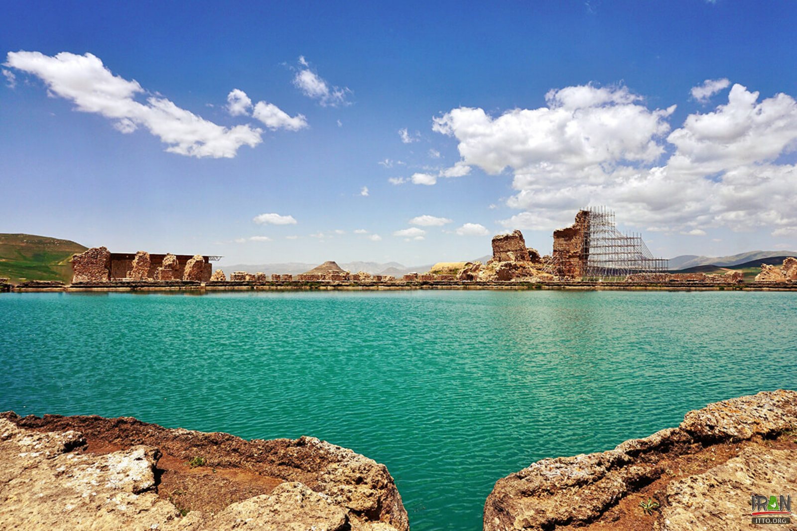 Takht-e-Soleiman Photo Gallery - Iran Travel and Tourism