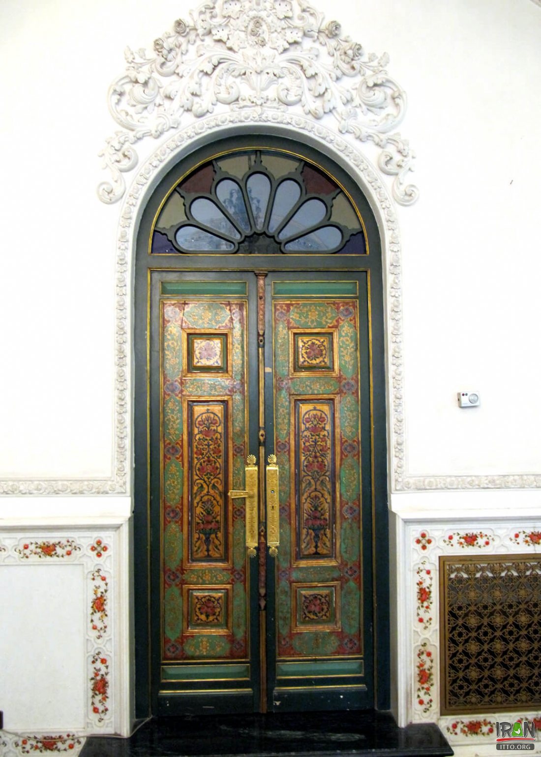 Niavaran Palace Complex Photo Gallery - Iran Travel and Tourism