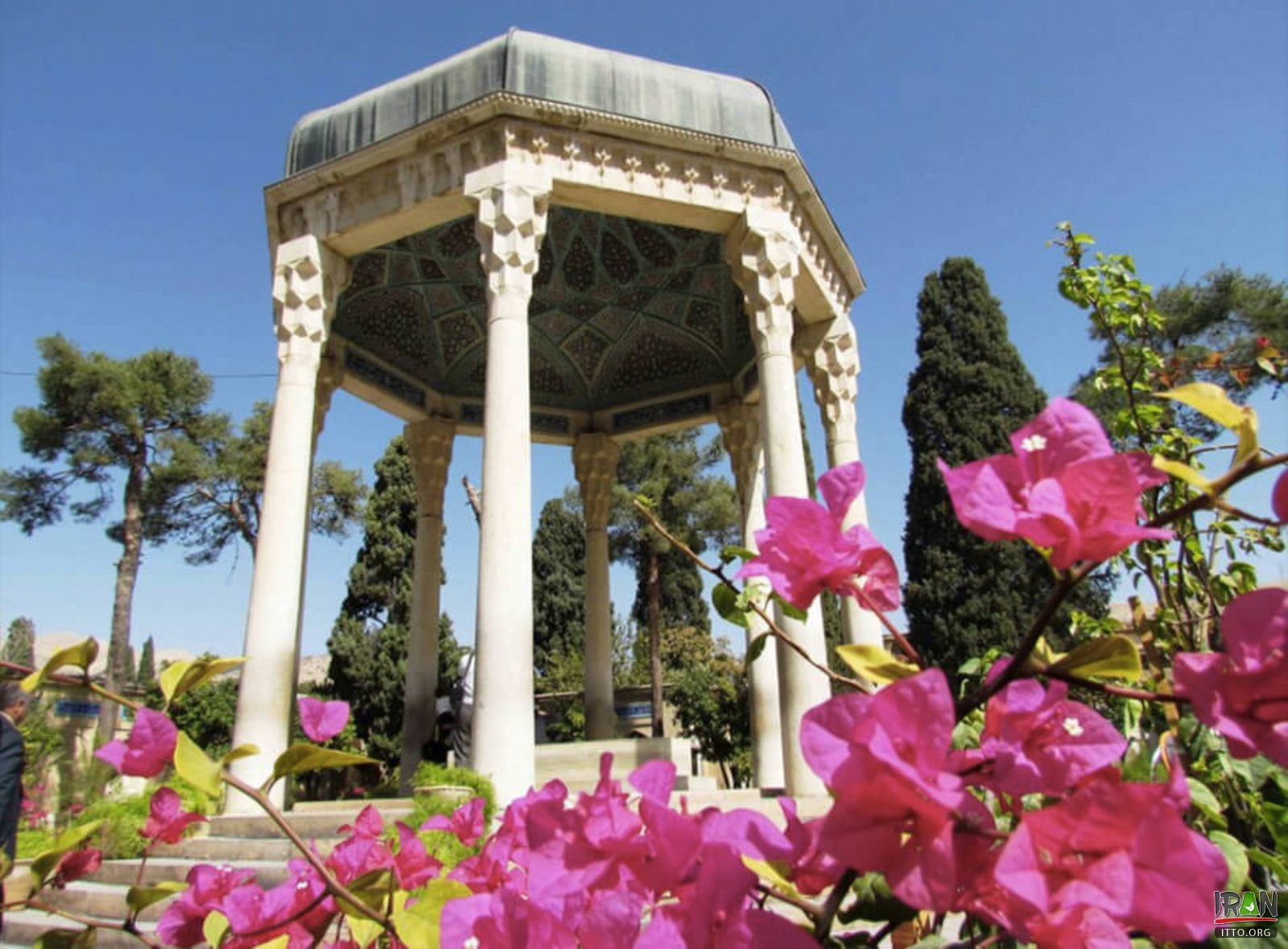 Tomb of Hafez (Hafezieh) Photo Gallery - Iran Travel and Tourism