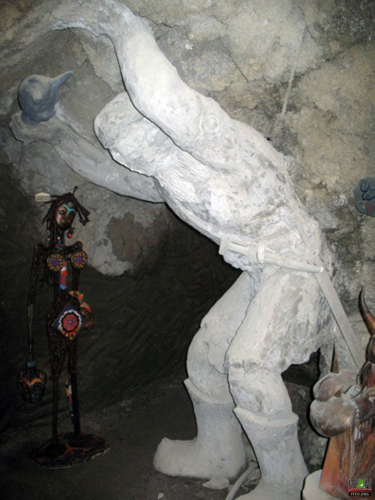 Vaziri Caved Museum Photo Gallery - Iran Travel and Tourism