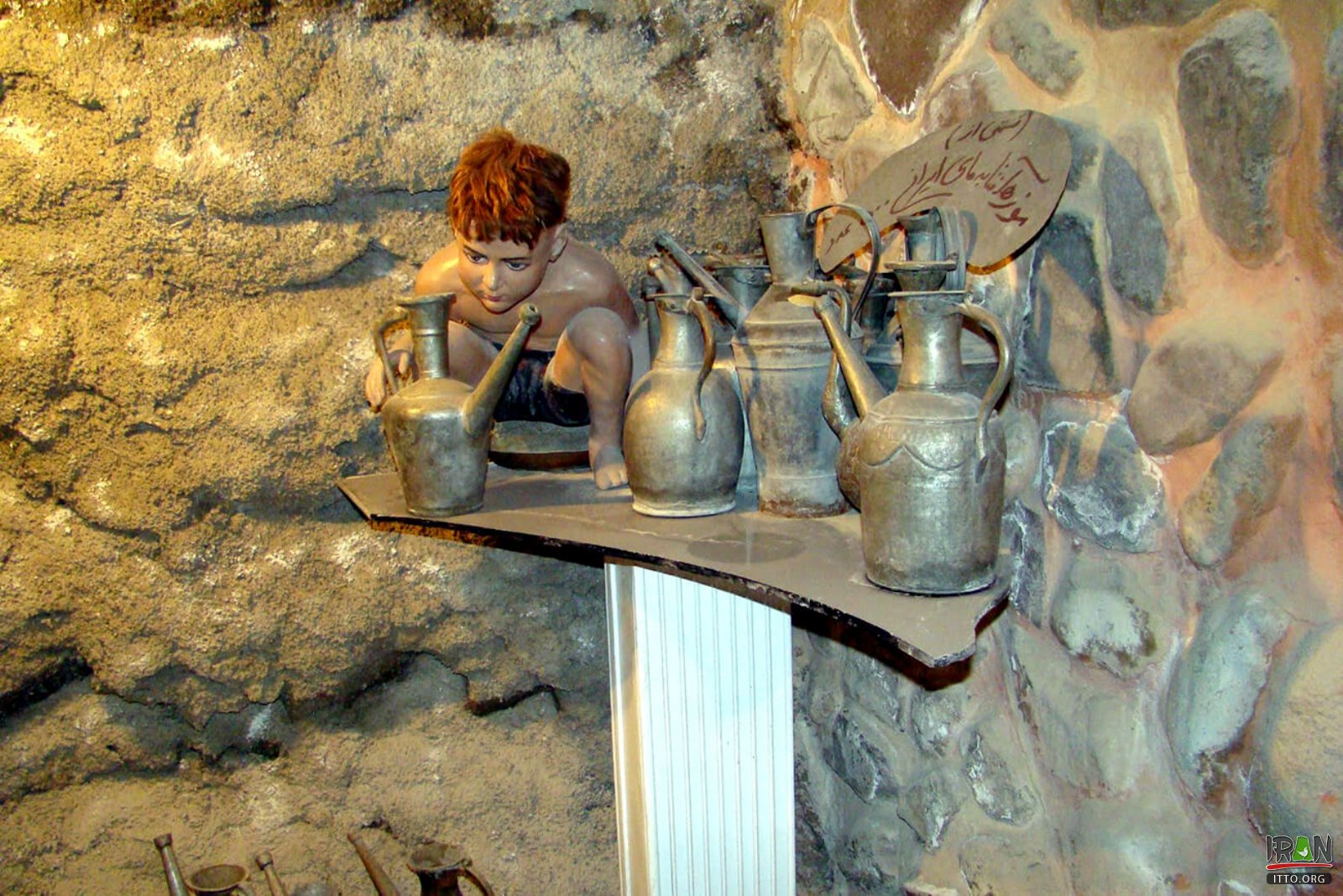 Vaziri Caved Museum Photo Gallery - Iran Travel and Tourism