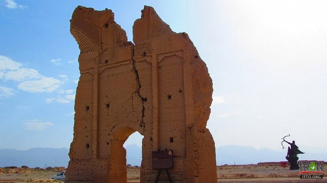 Gate of Farafar Photo Gallery - Iran Travel and Tourism