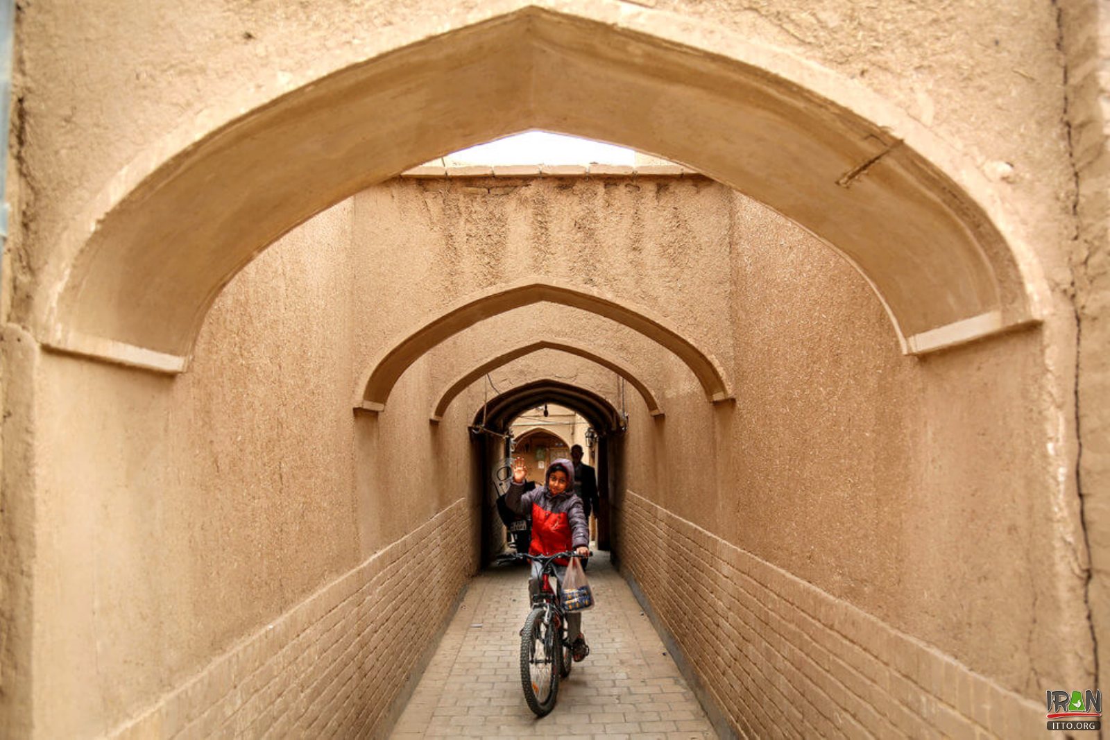 Zavareh Village Photo Gallery - Iran Travel and Tourism