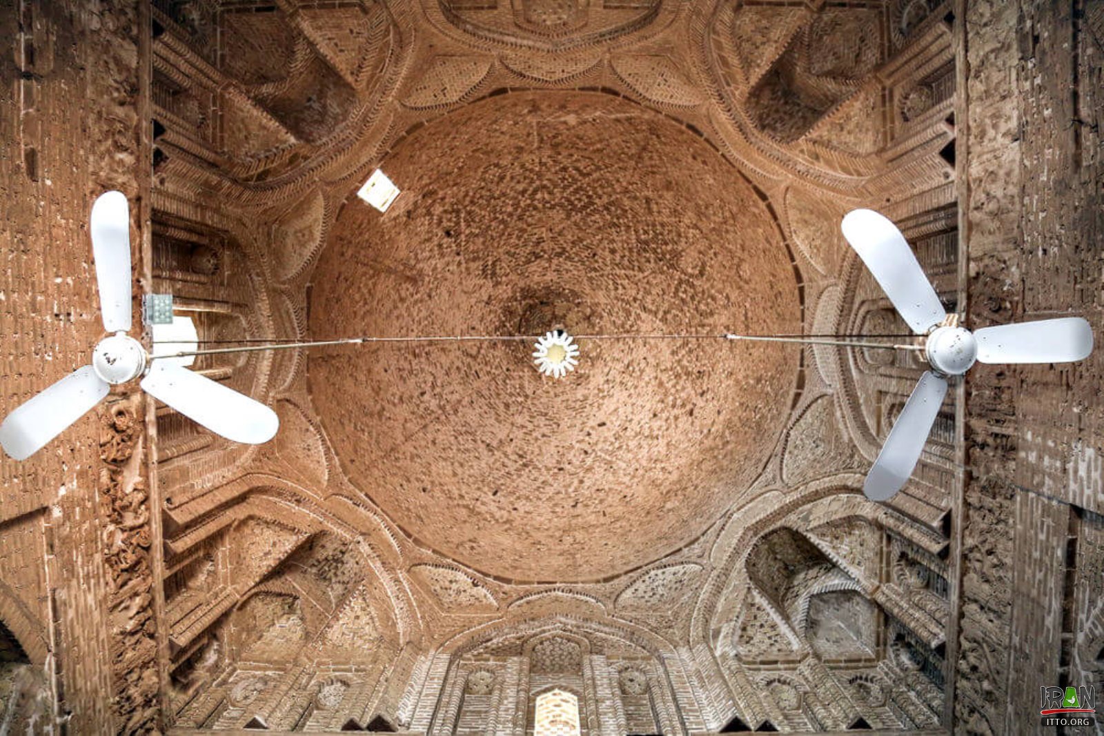 Zavareh Village Photo Gallery - Iran Travel and Tourism